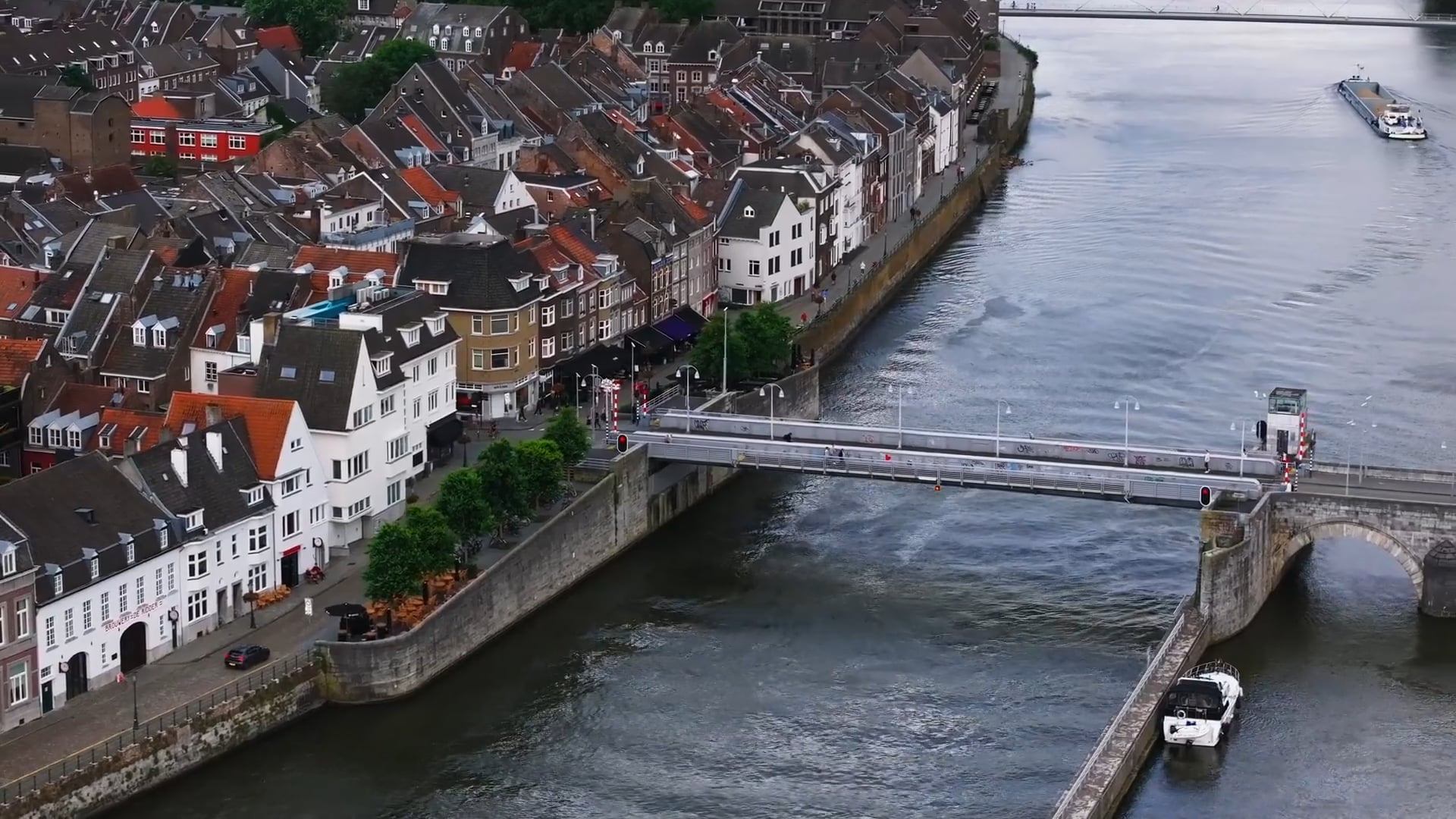 Maastricht: Drone Discovers Dutch Archtitectural and Cultural Gem