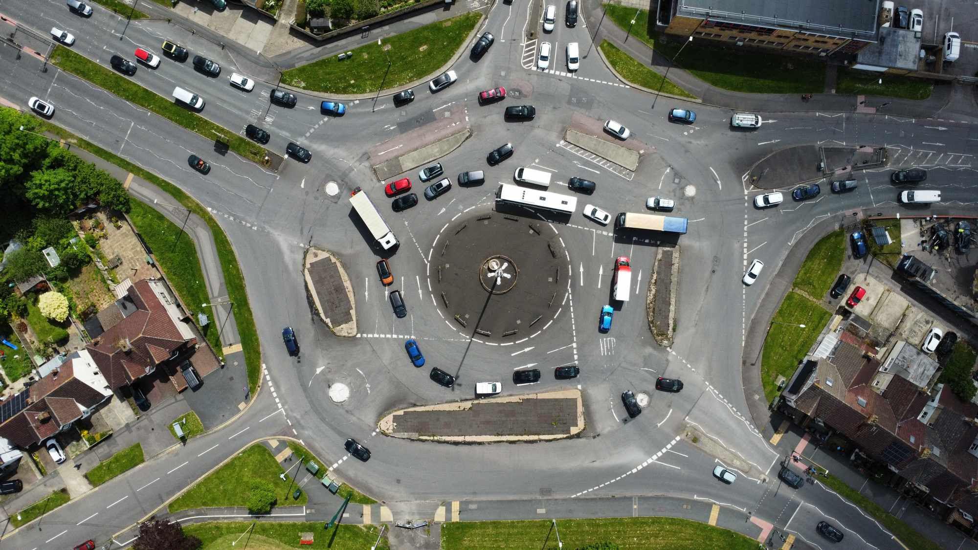 Confusing roundabout law to change