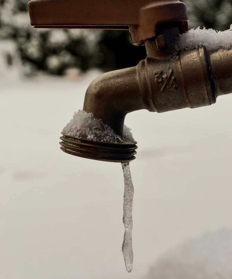 5 signs that your pipes have frozen