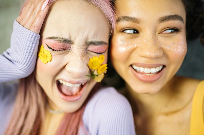 Women who rarely wear much makeup often share these 11 traits