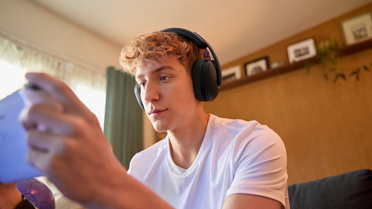 Logitech G launches new Logitech G325 LIGHTSPEED gaming headset