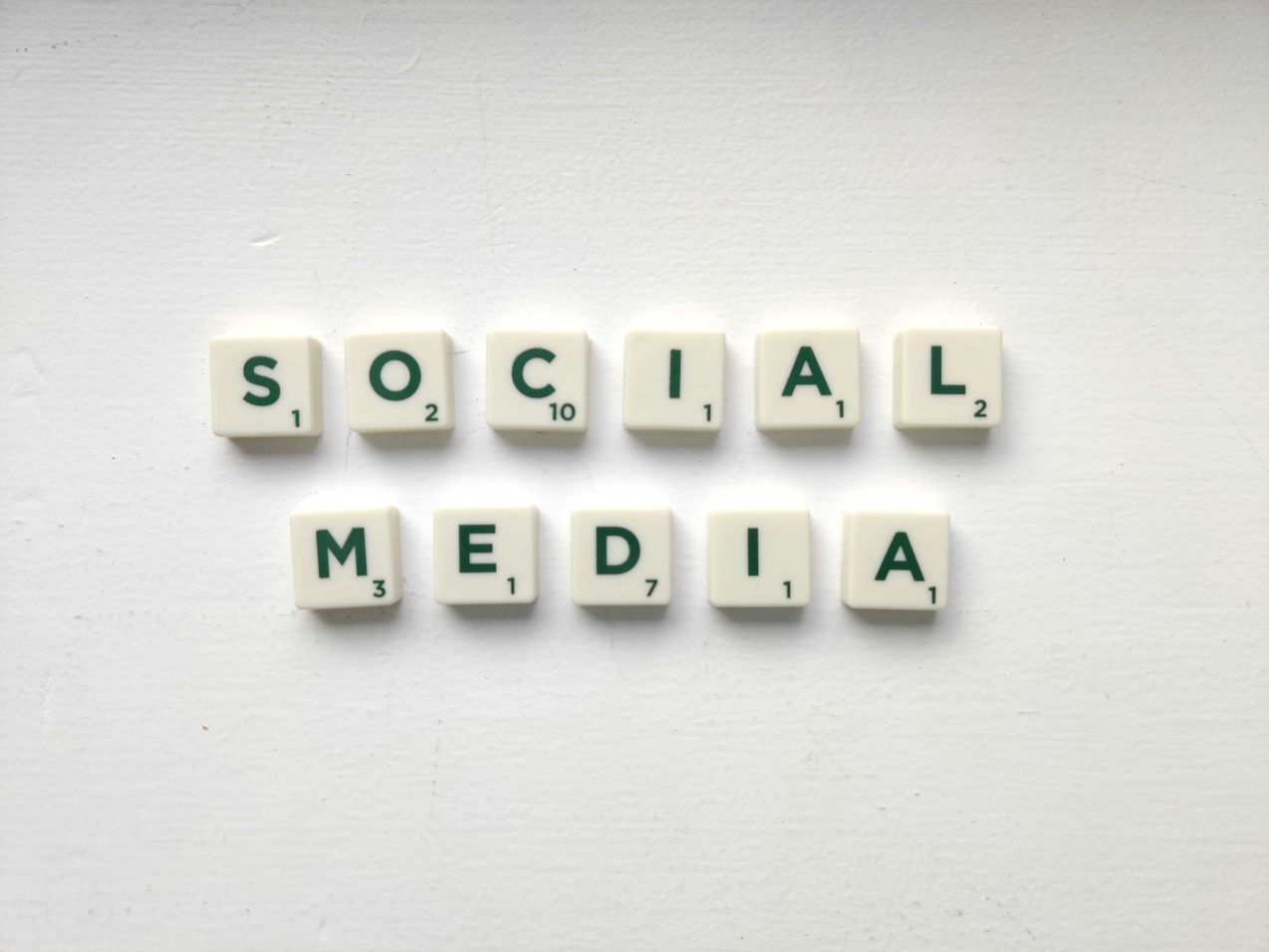 Στο «καφενείο» των social media