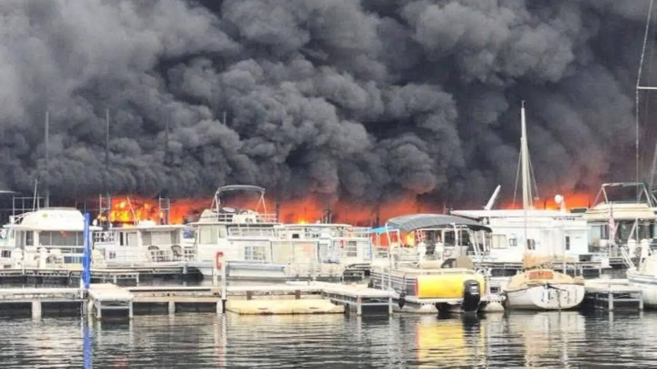 Massive fire at Elm Hill Marina on Percy Priest Lake, videos capture ...