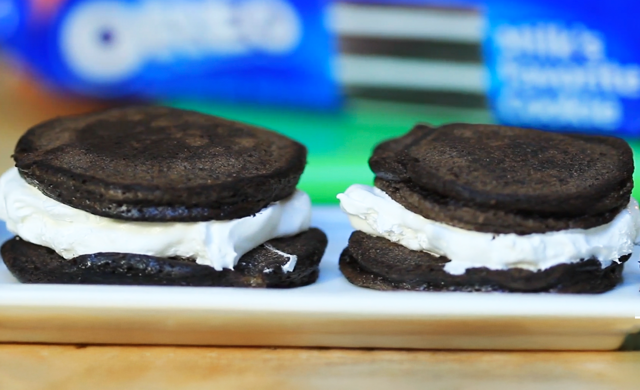 Oreo pancakes - 4 ingredient munchie recipe