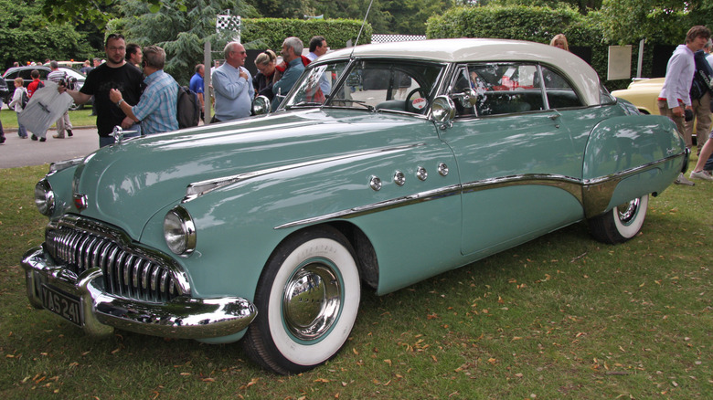 Why some classic Buicks have three portholes and others have four