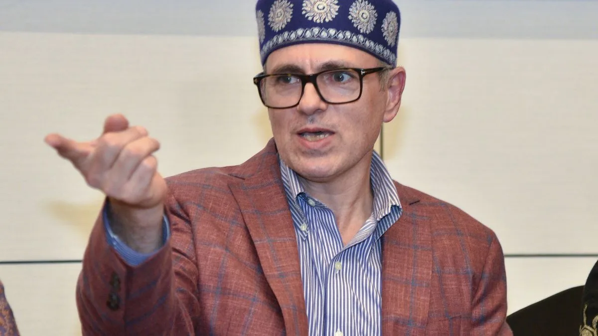 Omar invokes Vajpayee example, says TN governor cannot block govt ...