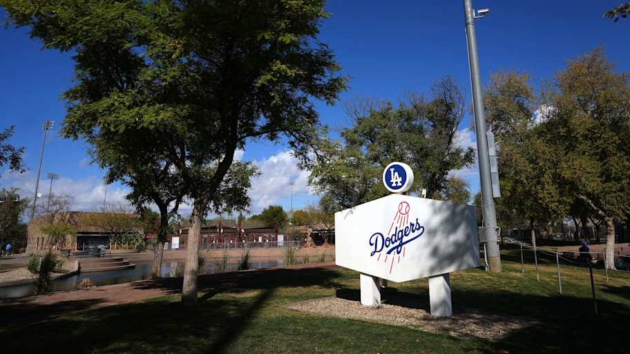 2026 Dodgers spring training workout start dates