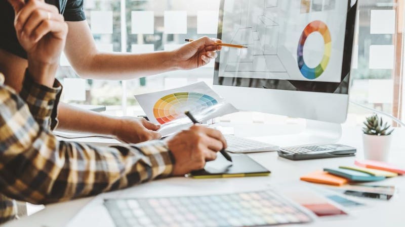 Earning a bachelor’s degree in graphic design: Everything you need to know