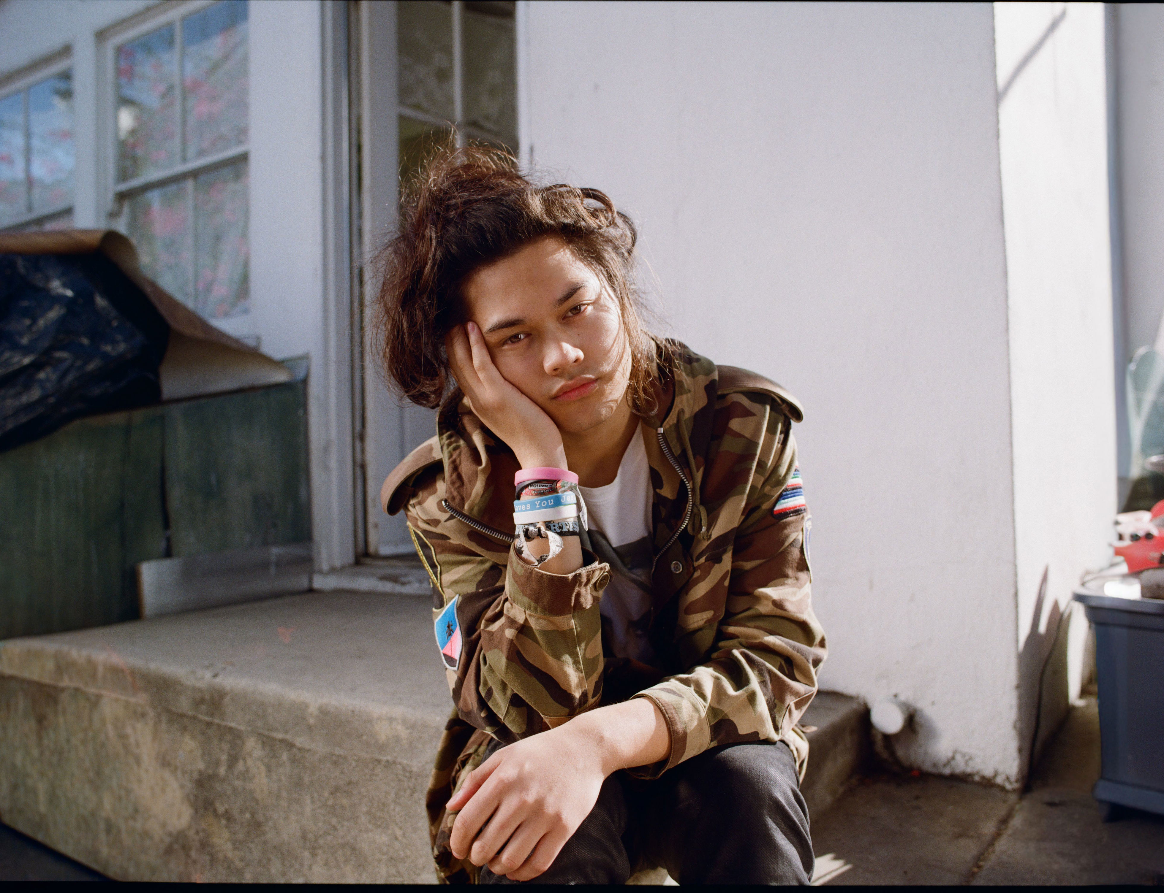 Feng announces debut album Weekend Rockstar