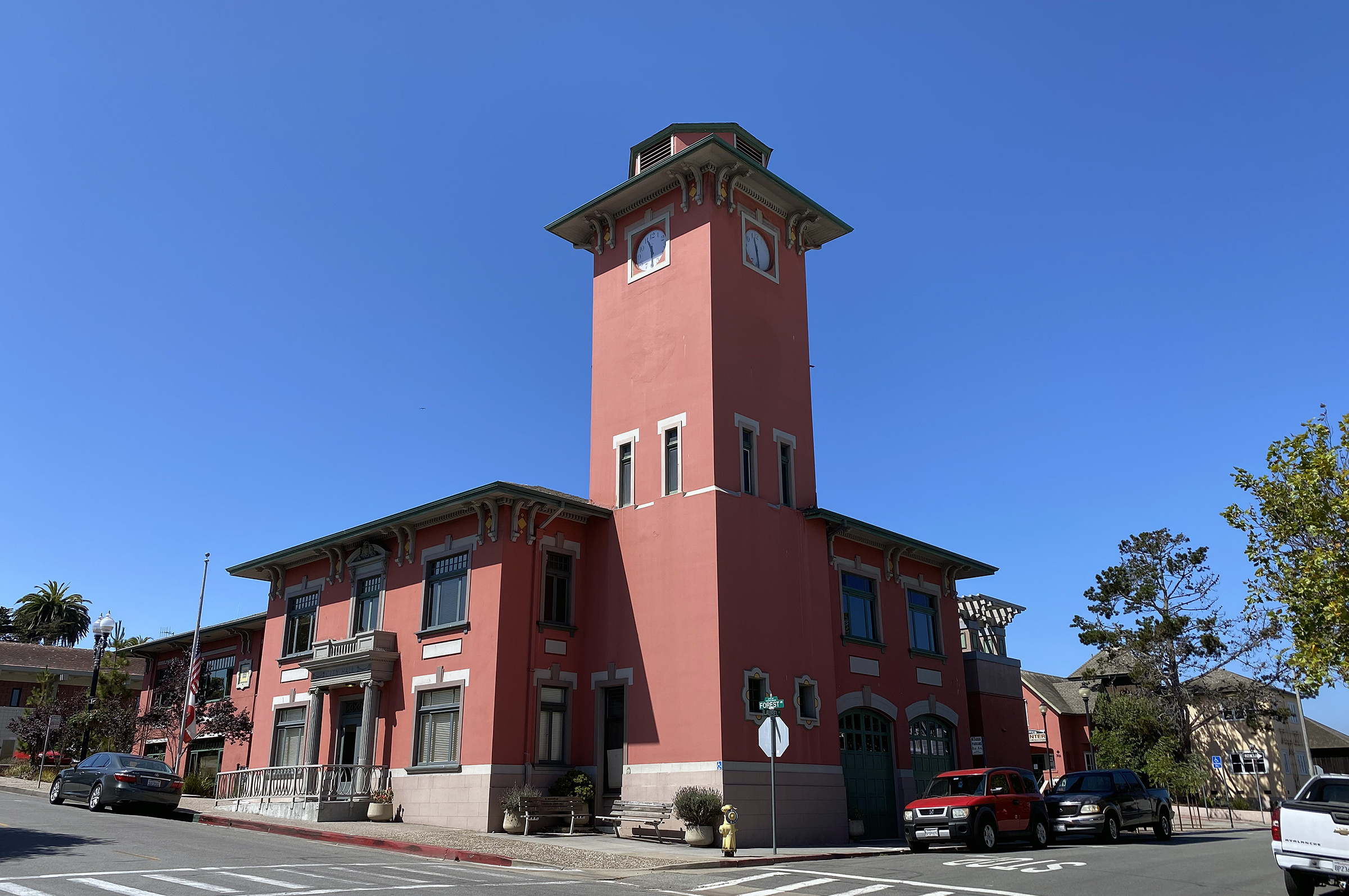 Petition to give Pacific Grove voters authority in council pay circulates