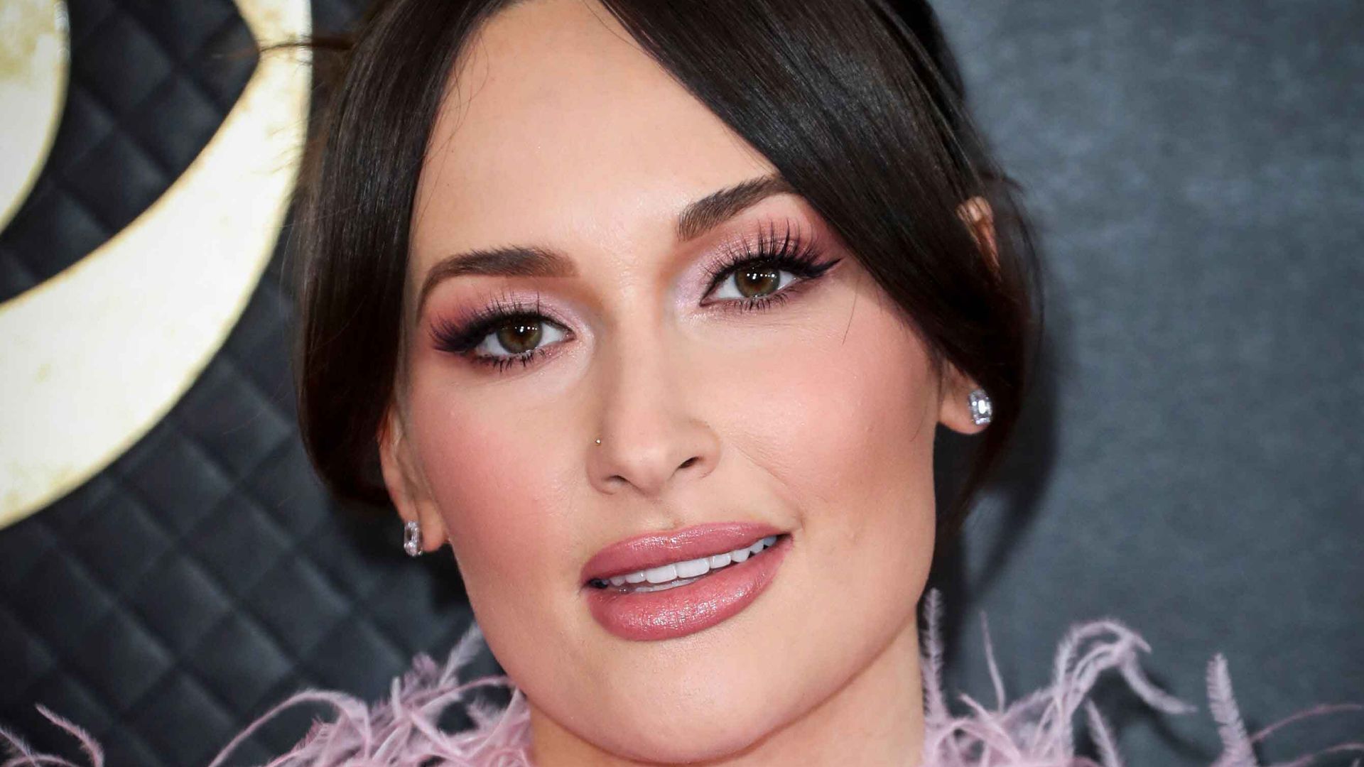 Kacey Musgraves has the prettiest makeup and I've found the drugstore ...