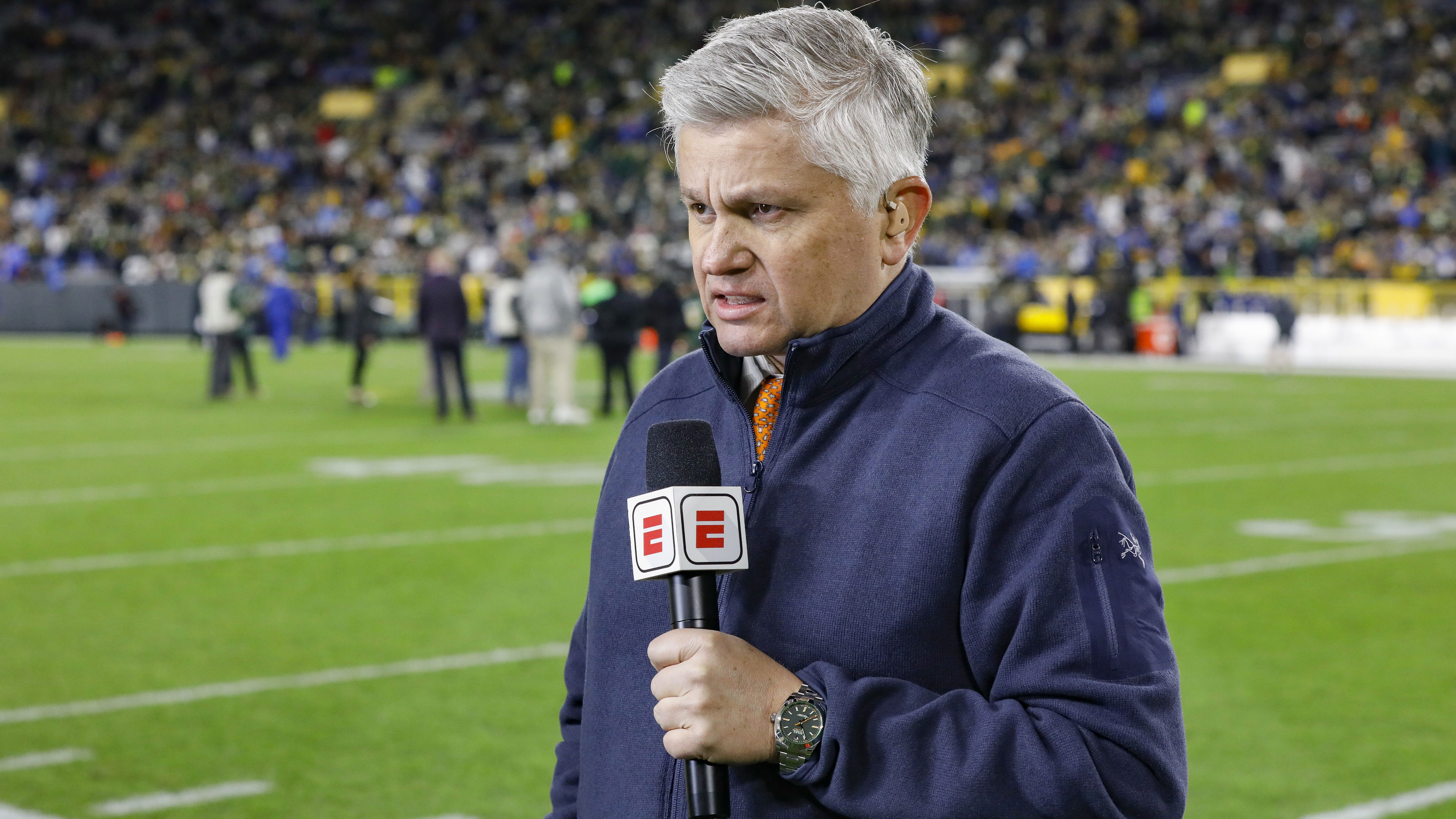 John Sutcliffe, periodista de ESPN, en lágrimas tras show de medio ...
