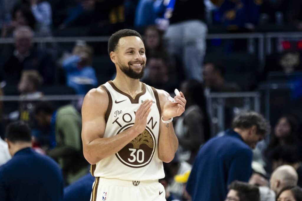 10 active NBA players with the most points in a single game after Bam ...