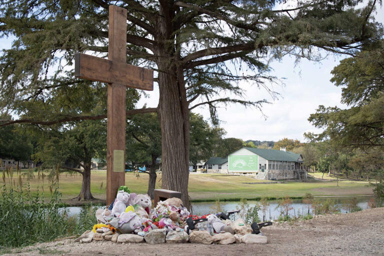 After deadly Hill Country flood, one man refuses to stop searching for ...