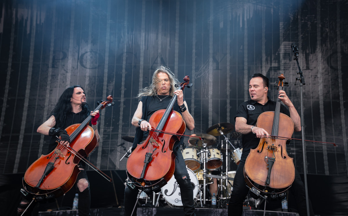 '90s metal band announces 2026 North America tour with rising stars