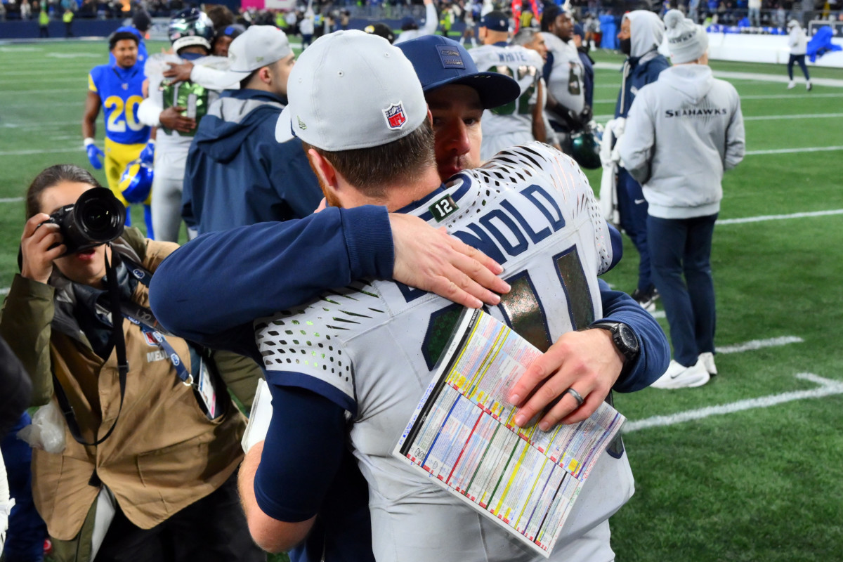 Seahawks hire new OC as Klint Kubiak departs for Raiders