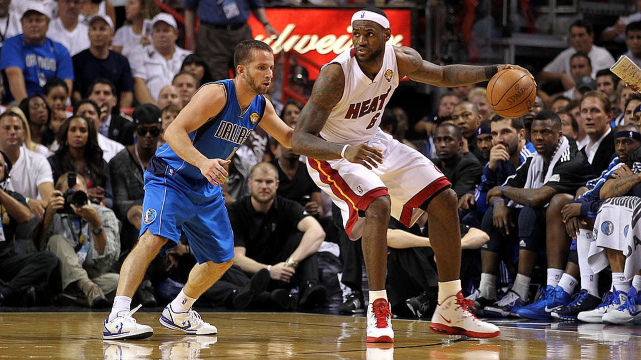 Former Maverick JJ Barea gets Bad Bunny shout-out during Super Bowl LX ...
