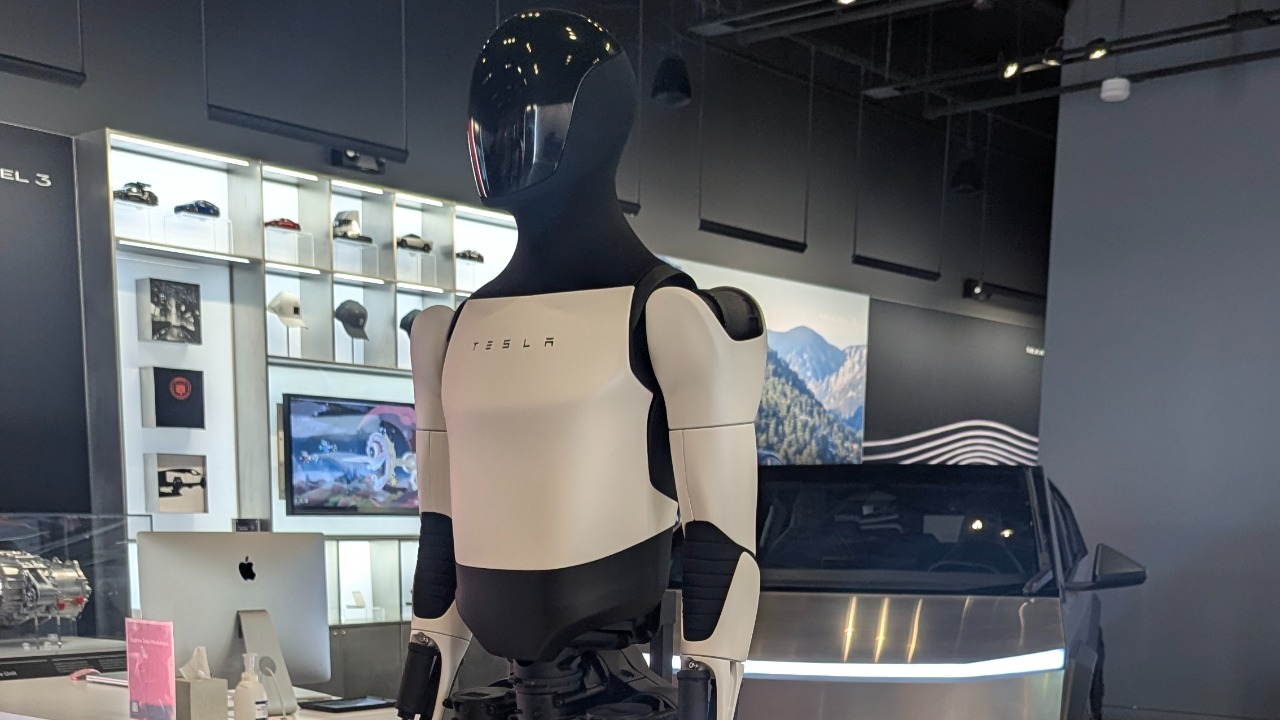The robot revolution is here: Tesla, Hyundai, and 3 more stocks to watch
