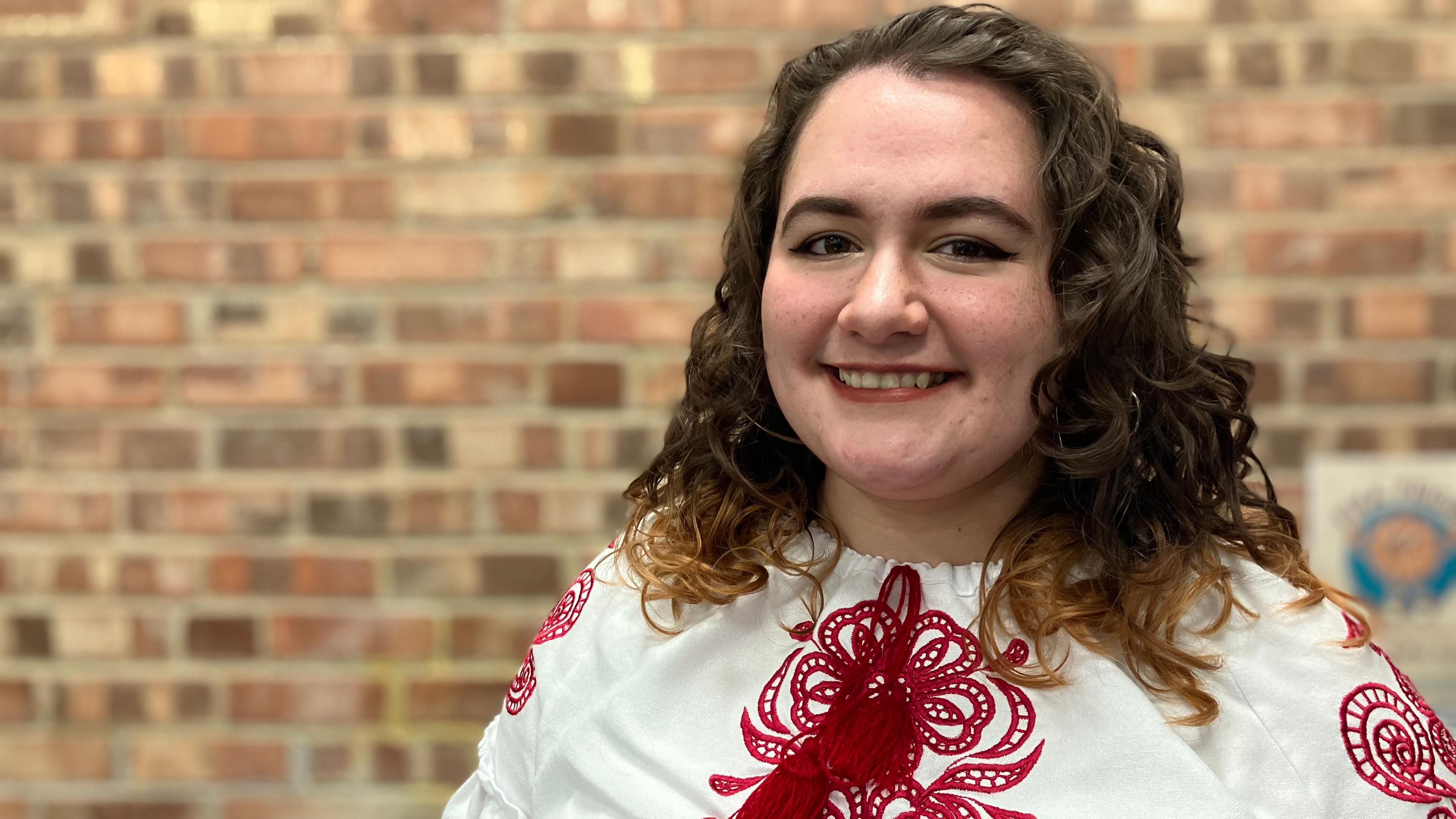 Singer raising money to pay for aid to Ukraine
