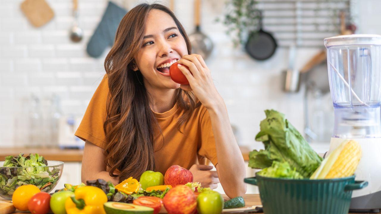 Cabelo forte começa no prato: o que comer para combater a queda