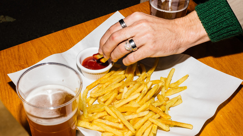 You should always skip these appetizers when dining out, according to chefs