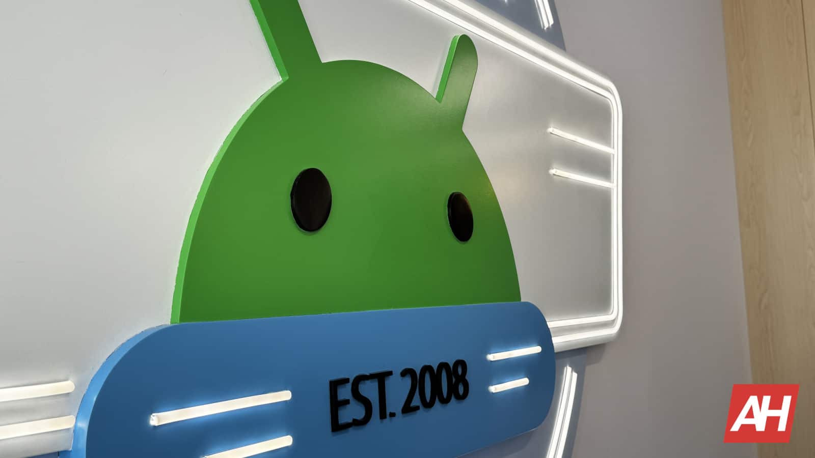 Google fixes confusion over Android’s strange 2025 'time travel' update