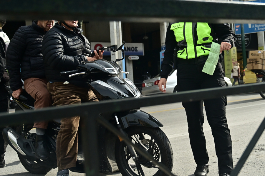 Τροχαία: Πάνω από 1.240 παραβάσεις για μη χρήση κράνους την τελευταία ...