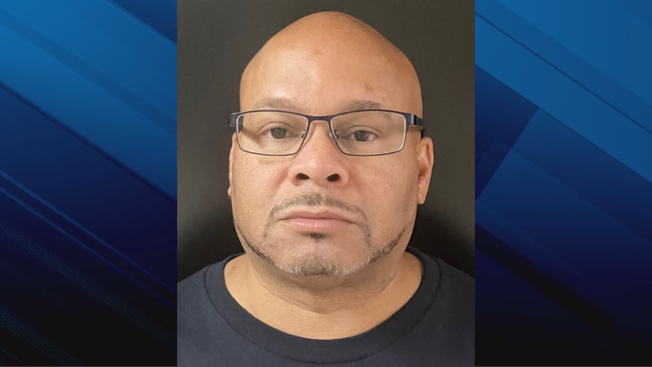 Iowa DEPT. of Corrections seeking man who escaped work release in Waterloo