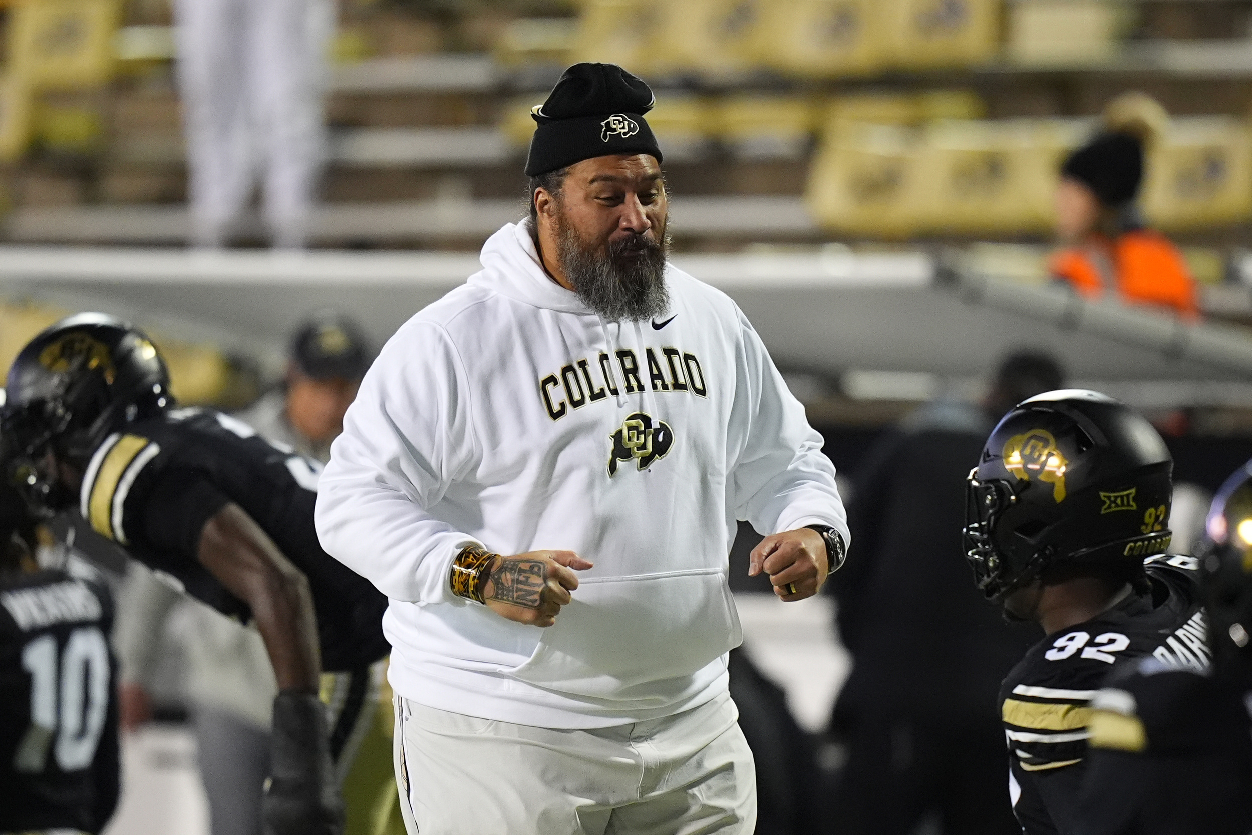 Steelers' bold defensive line coach hire in Domata Peko signals an ...