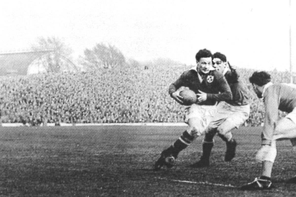 Plaque to Ulster's greatest rugby star, Jack Kyle, unveiled today