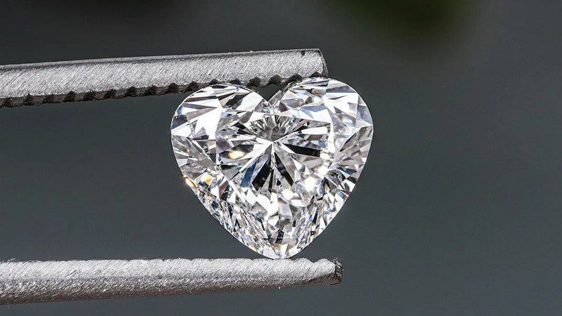 Investigation | Dirty diamonds and stolen wealth fuels crime ...
