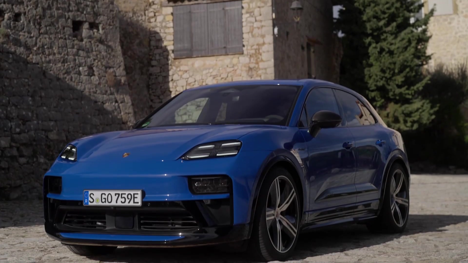 The new Porsche Macan GTS design preview in Lugano blue