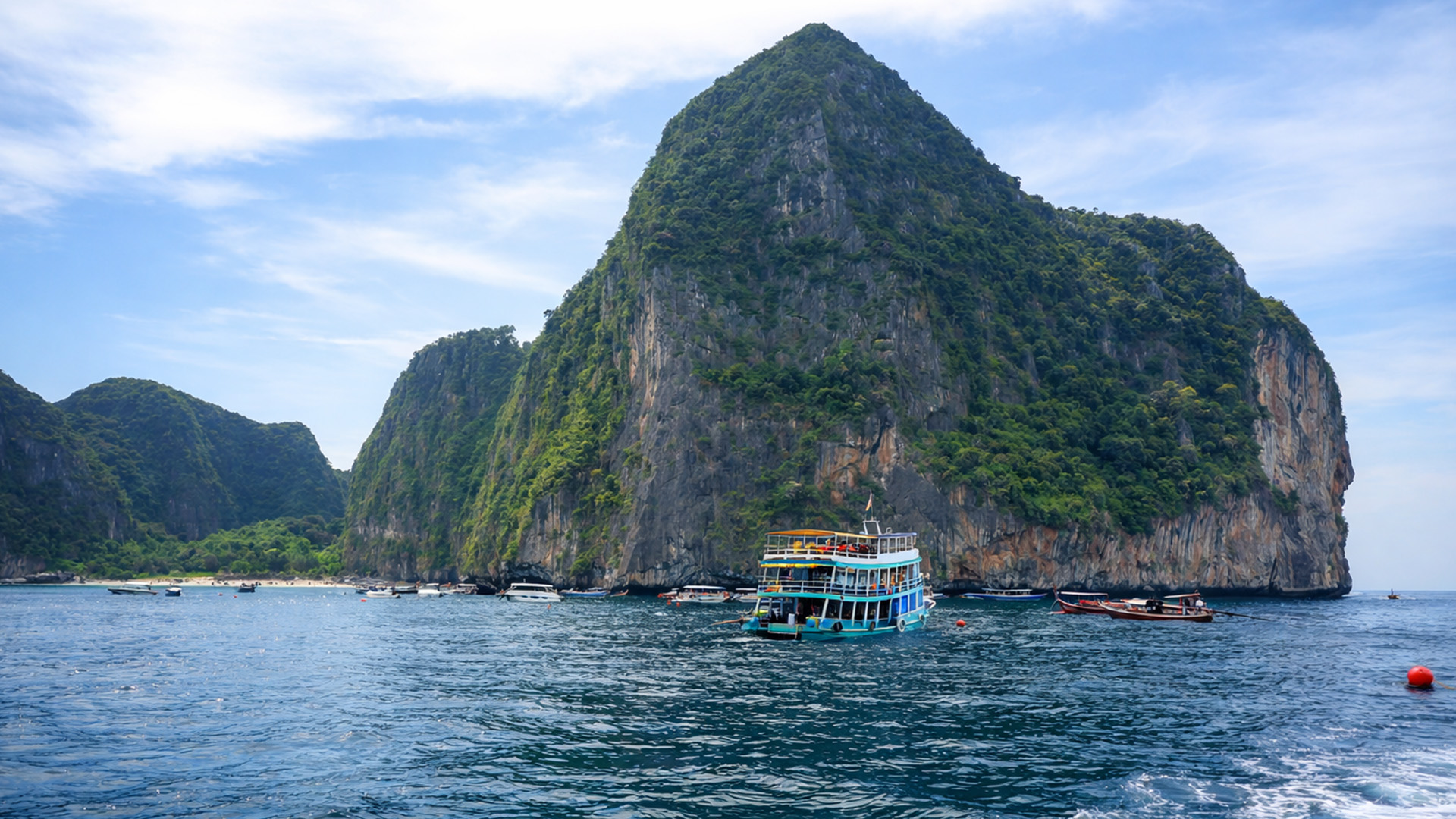 Maya Bay Thailand scenic private longtail boat ride (4K)