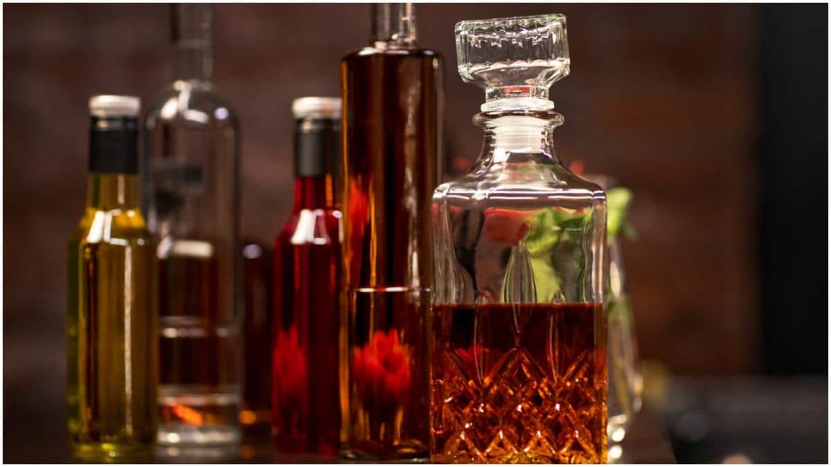 Greater Noida police crack down on public drinking, 383 arrested in one ...