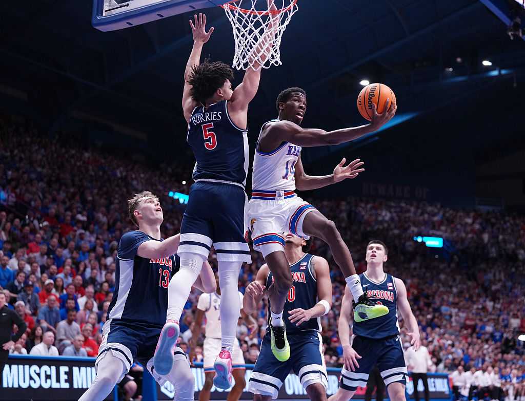 Kansas upsets No. 1 Arizona 82-78 for first-ever Allen Fieldhouse win ...