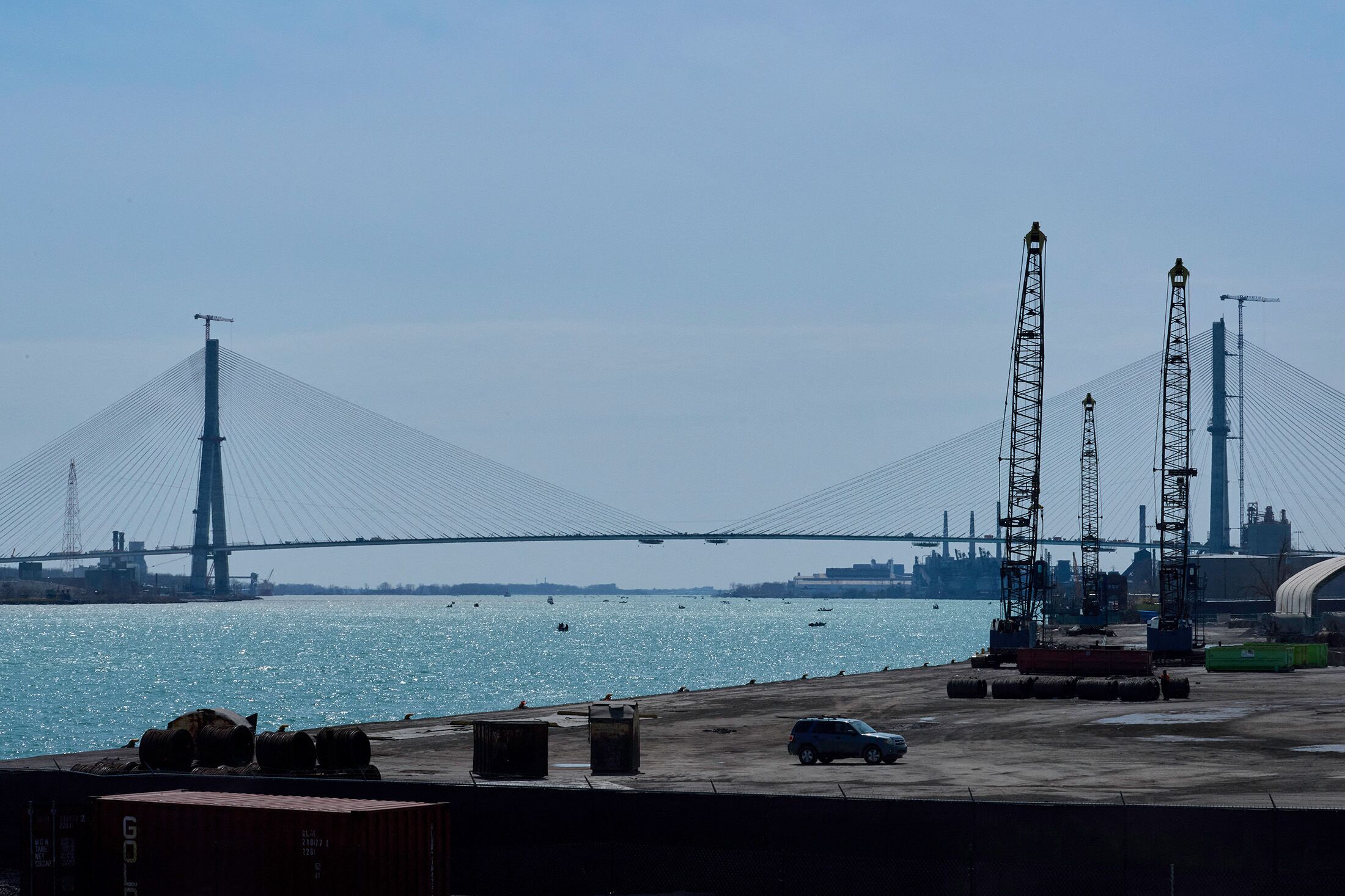 Trump threatens to block Detroit-Canada bridge in new row
