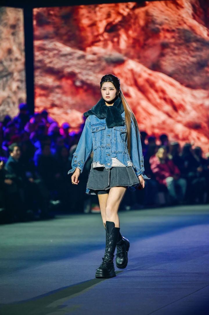 本当に「Malatanghulu」で人気を集めた少女なの? SEO EVE、ソウル・ファッションウィークのランウェイに立つ