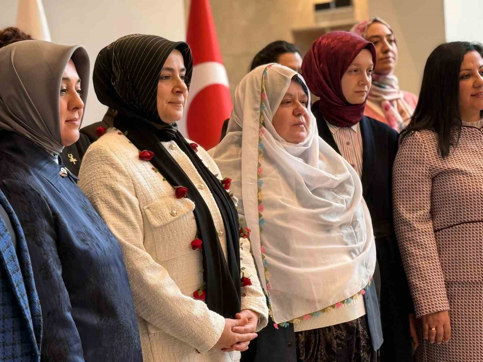 AK Parti Kadın Kolları Başkanı Ercan: "Zeynep Güneş’e yapılan düpedüz ...