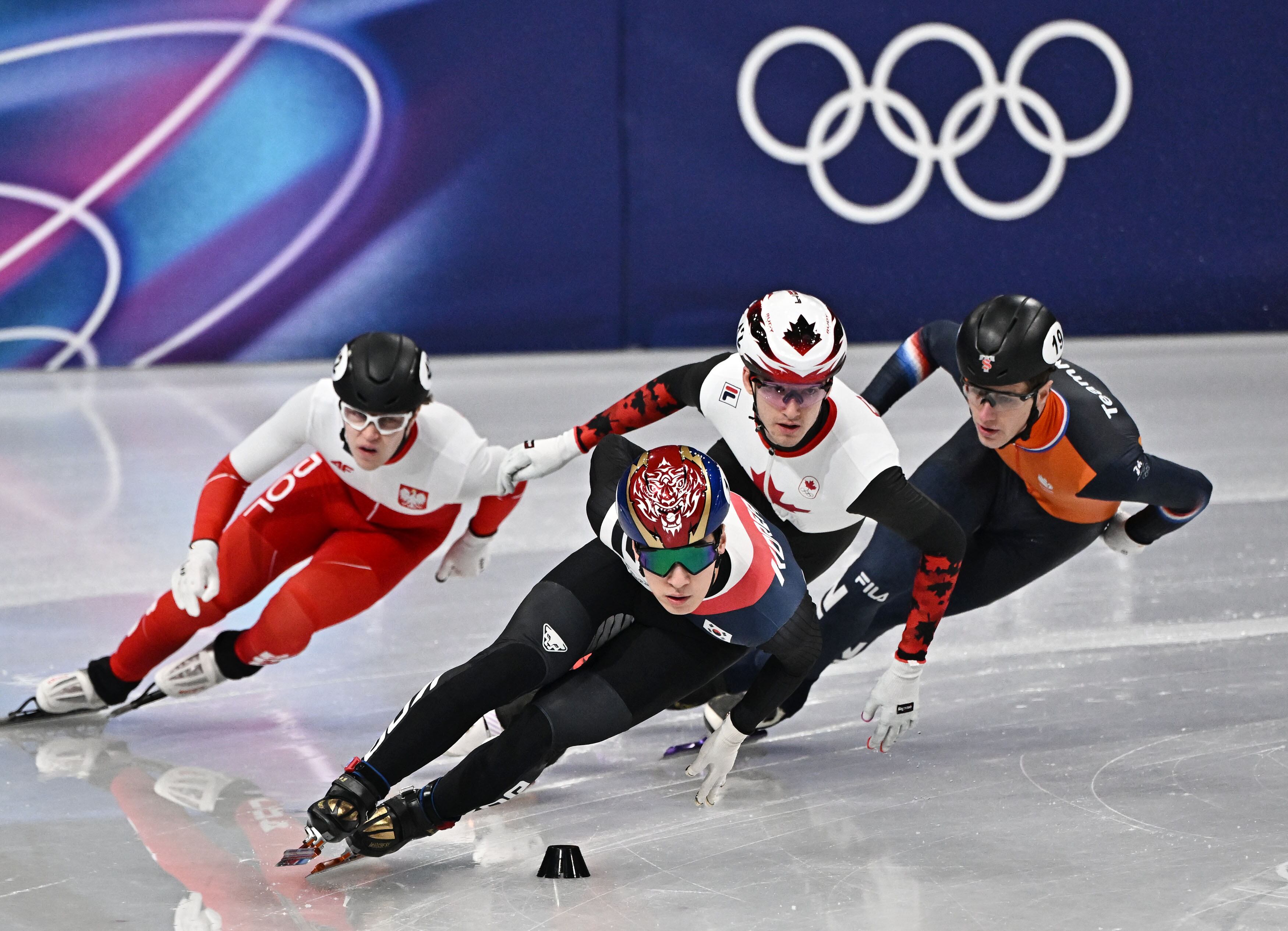 South Korean short track team advances in both 500m, 1000m quarterfinals