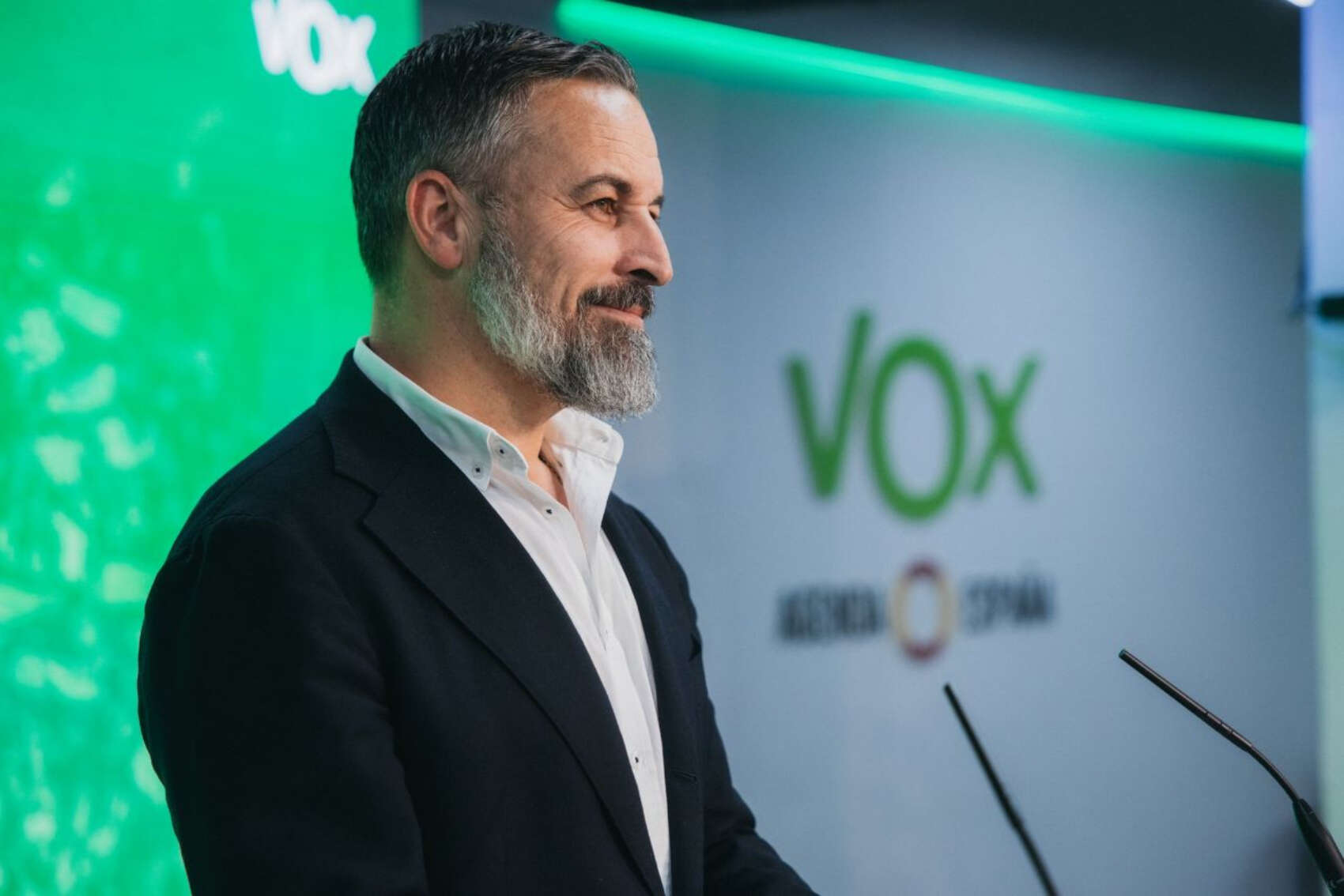 Vox rompe su racha negativa y repunta en el CIS: la derecha vuelve a ...