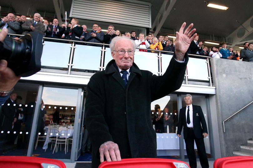 Jack Kyle: 'Ireland's greatest ever rugby player' to be commemorated in ...