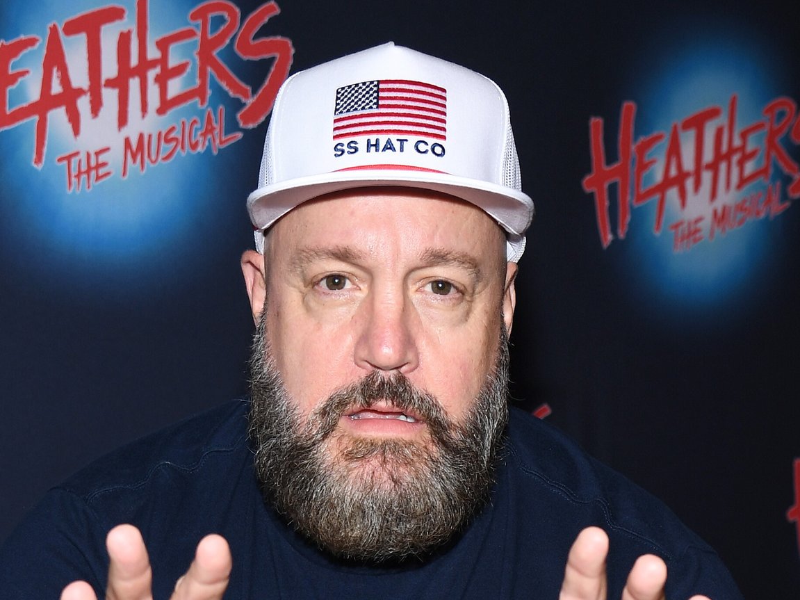 Kevin James solo beim Super Bowl: Das steckt hinter der viralen Aktion
