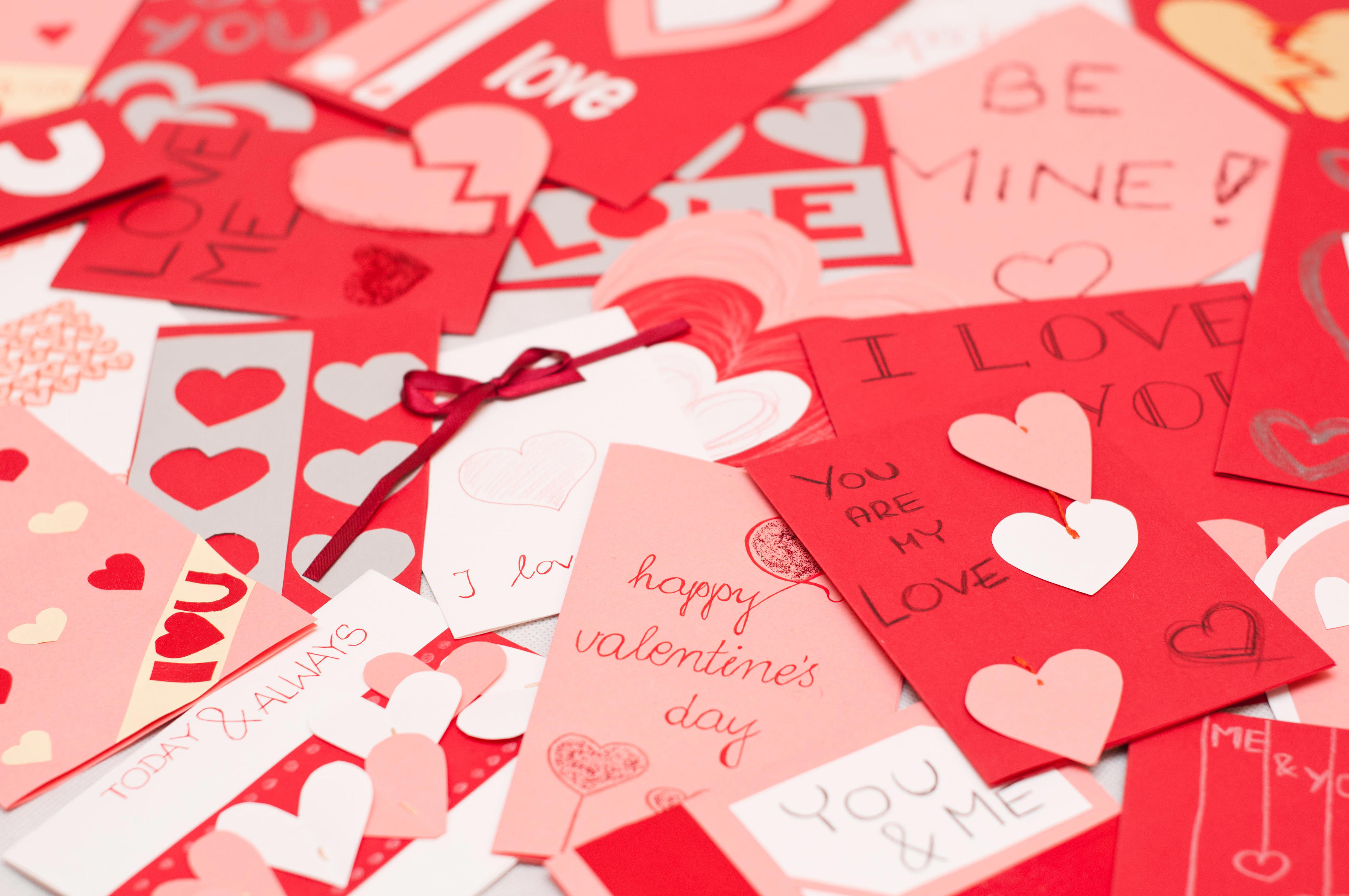 Non-profit spreads love to nursing homes with Valentine’s Day cards