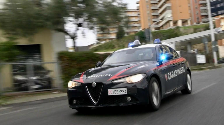 Tentato furto in uffici della ASL, vigilante spara due colpi di pistola