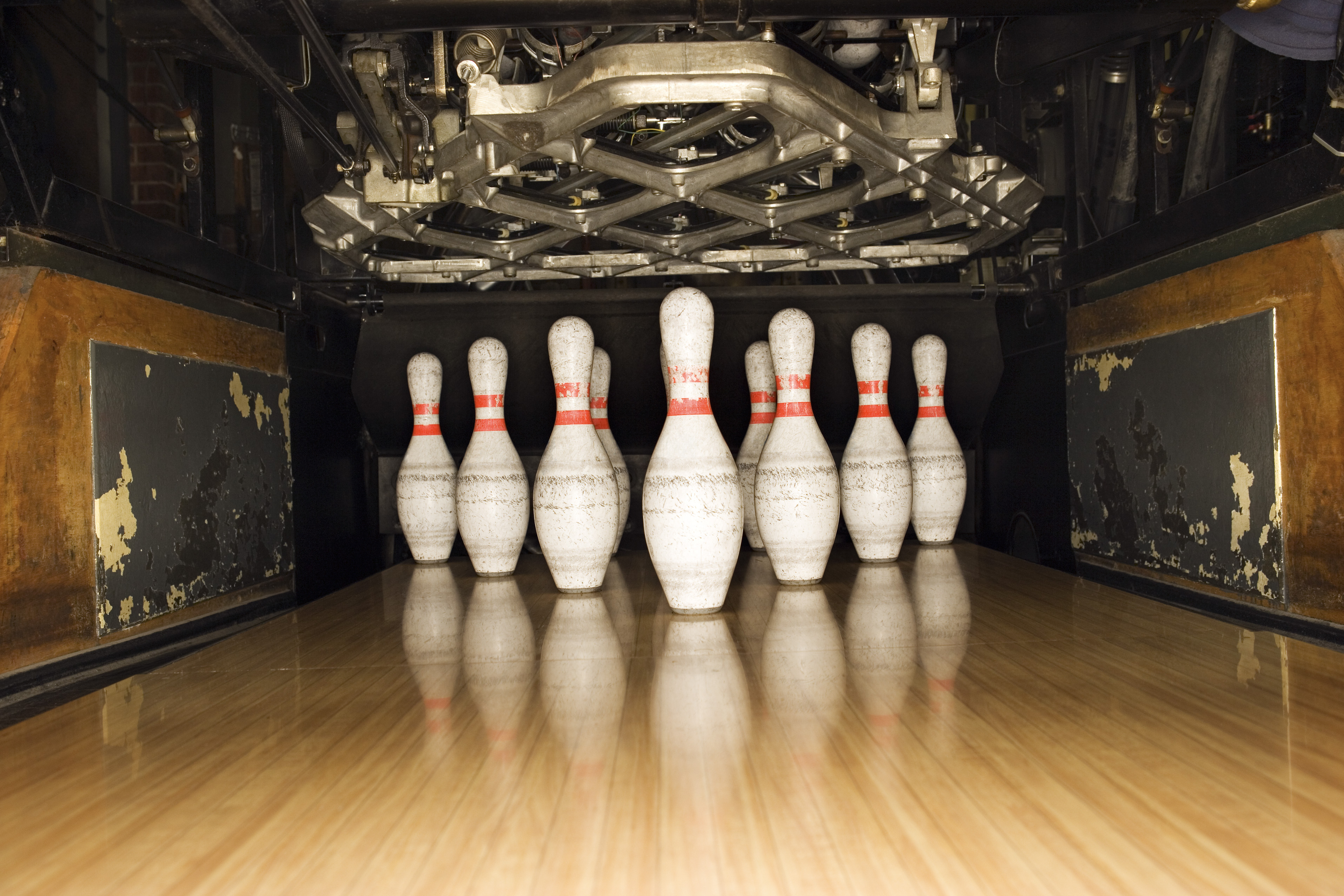 Man says bowling is ‘easy’—until his disastrous attempt: ‘panicked’