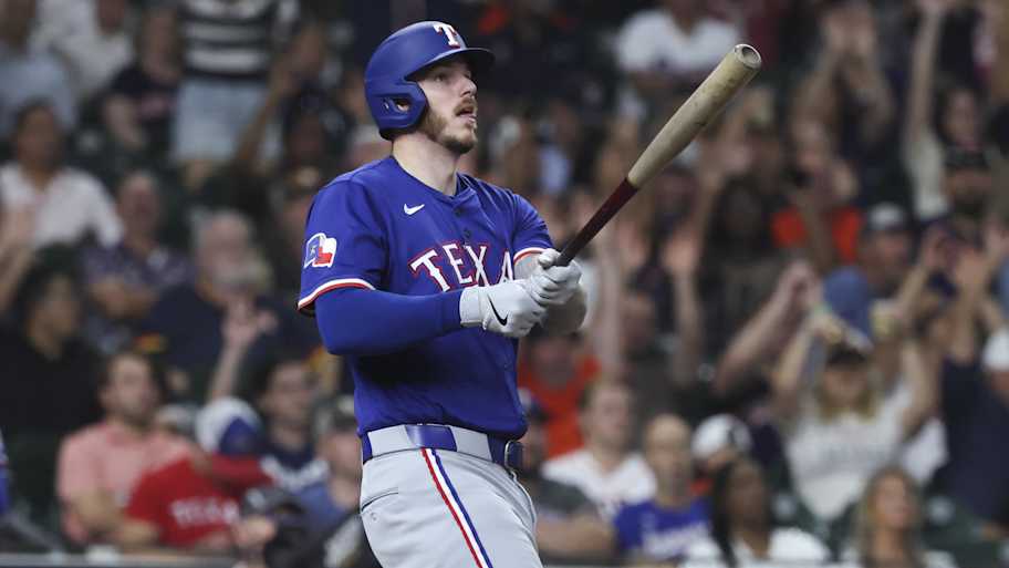 Braves add All-Star catcher to spring training roster, Murphy progressing