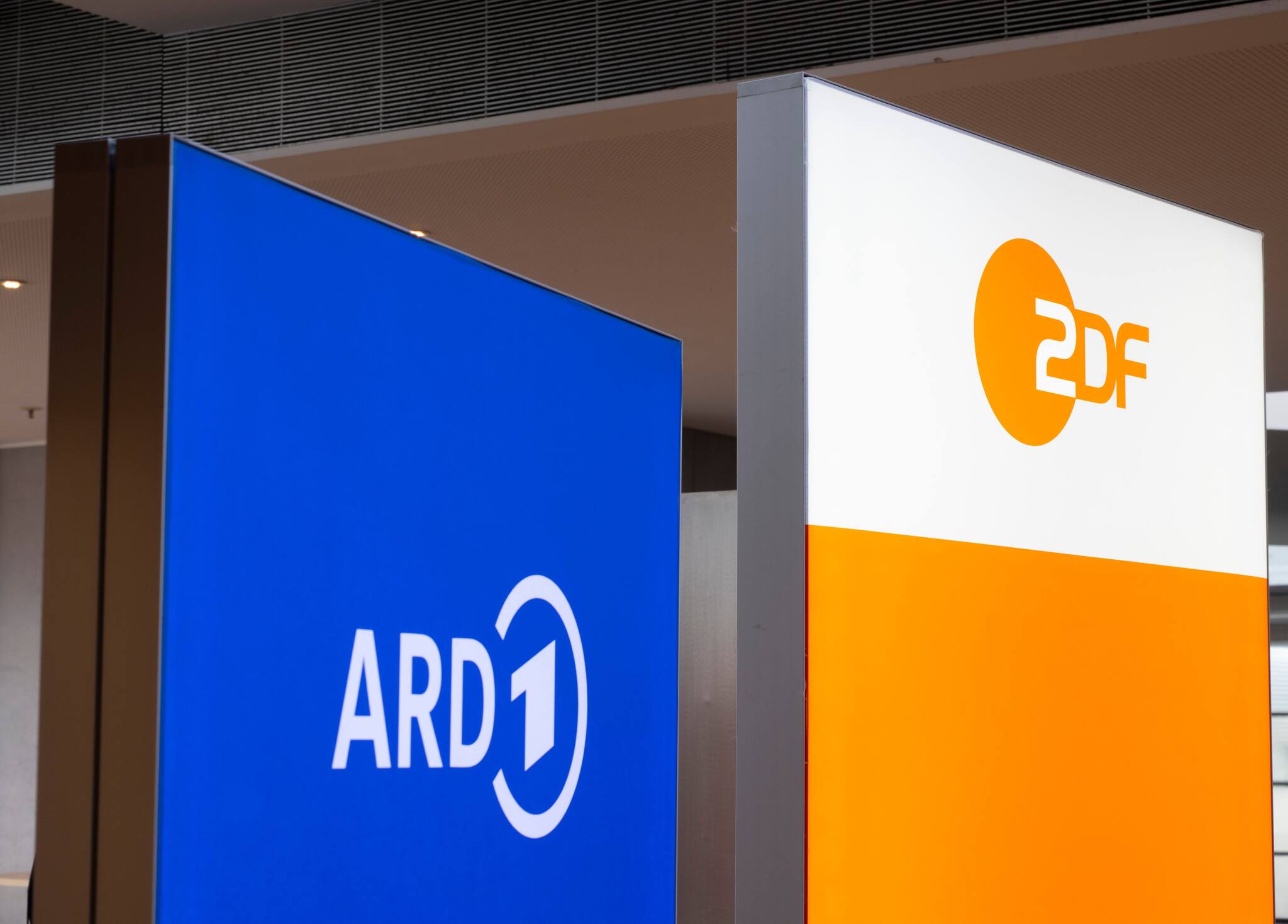 Fußball-WM-Rechte: ARD und ZDF zahlen Telekom 152 Millionen Euro