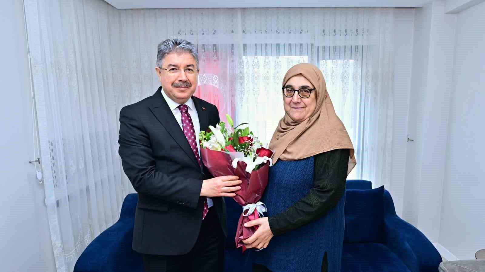 Vali Dr. Erdinç Yılmaz şehit ailesine taziye ziyaretinde bulundu