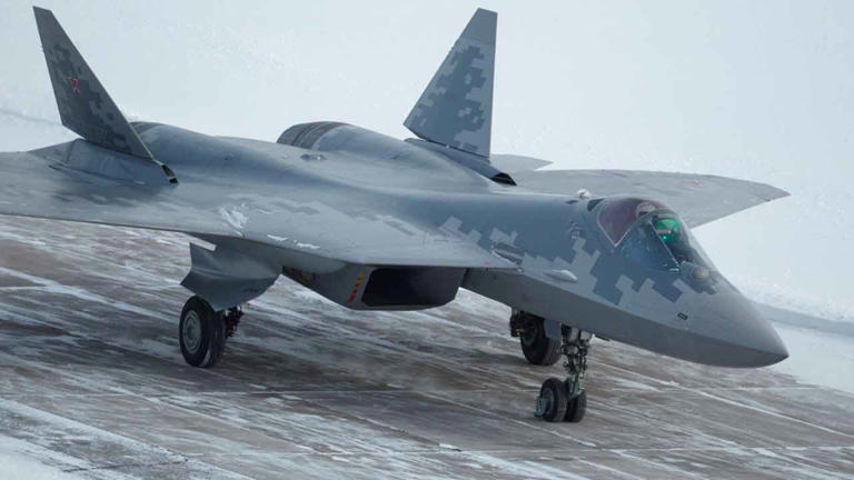 Vidéo : la Russie reçoit des aéronefs Su-57 avec des systèmes de bord ...