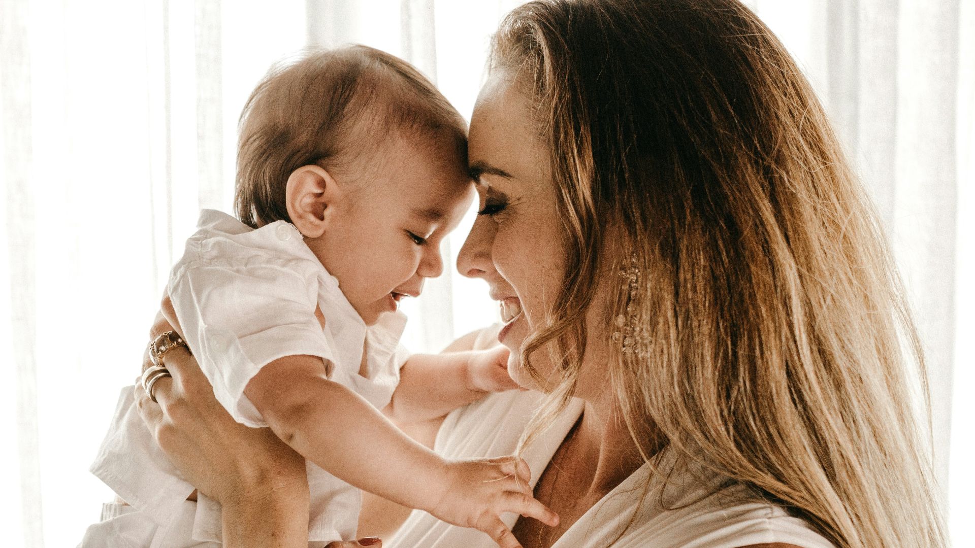 10 first words you should teach your baby & 10 you never should